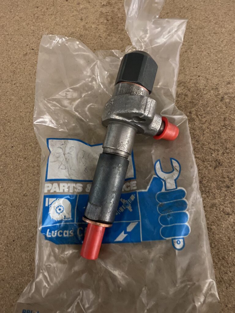 Leyland Roadrunner , Leyland 6.98 , 5217629 ,diesel injector - Bob Beck ...