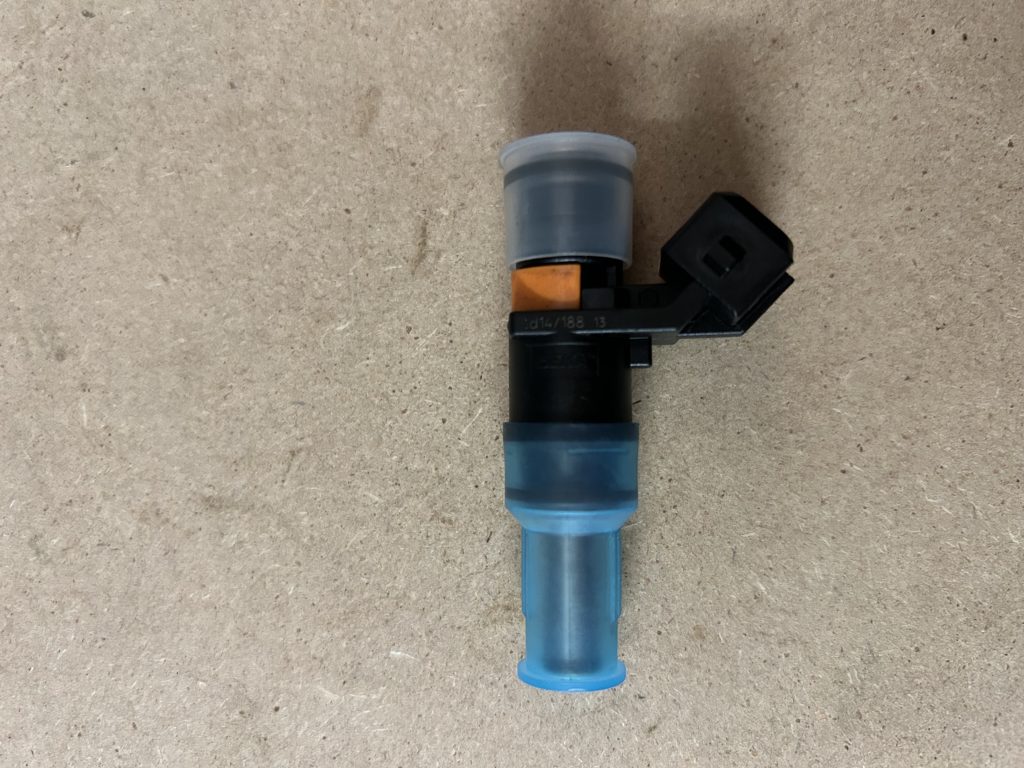GENUINE BMW 2013-2019 I01 XB4 1353876 8535876 petrol injector (used ...